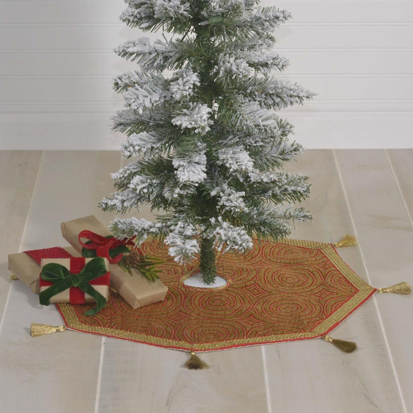 Soleil Mini Tree Skirt 21 By Seasons Crest VHC Brands soleil-mini-tree-skirt-21-by-seasons-crest-vhc-brands